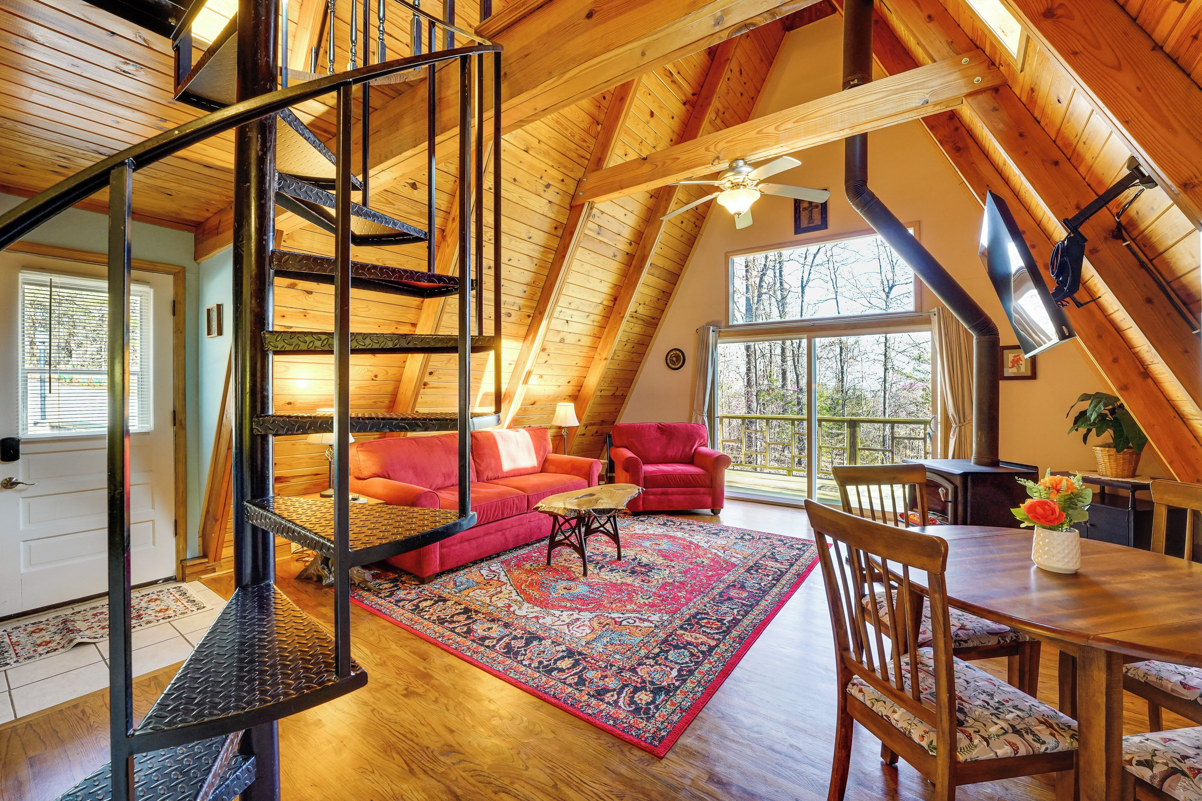Pond Mountain Springs 'Falcon Cabin,' Fish & Hike! - Eureka Springs, AR