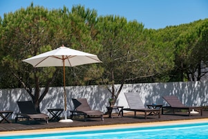 Piscina exterior sazonal 