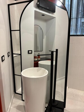 Apartamento Standard, varanda, vista para o parque | Casa de banho
