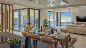 Vila, vista para o mar | Sala de jantar