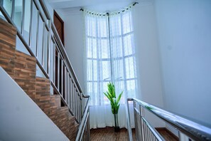 Corrimões nas escadas