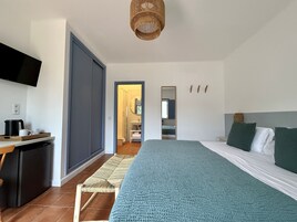 Quarto Duplo ou Twin Clássico, pátio, vista para o jardim | Secretária, quartos insonorizados, Wi-fi grátis
