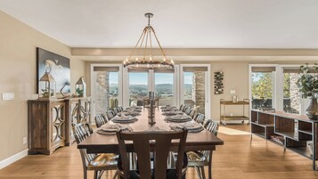 Casa (Multiple Bedrooms) | Interior