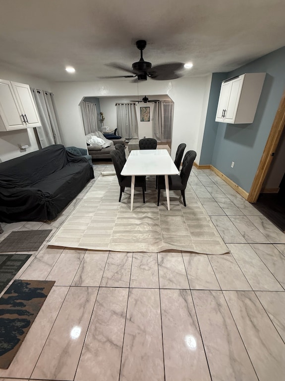 Lakehouse 2 Beds 1.5 Baths Sleeps 8+ Sunset Views. Aka The Captains Lounge - Sylvan Beach, NY