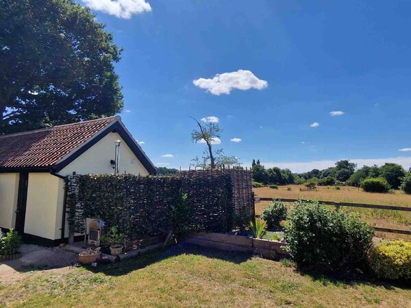 The Acorn - Roudham Norwich - Suffolk