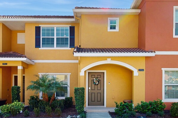 Spacious Townhouse With Private Pool,resort Amenities, And Tennis Courts - Florida