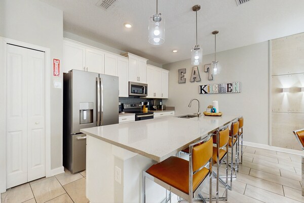Modern Townhouse With Private Pool, Resort Amenities, Themed Rooms And More - Kissimmee, FL