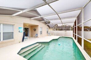 Casa, várias camas, acesso à piscina, vista para a piscina (Winding Water Oasis) | Vista do quarto