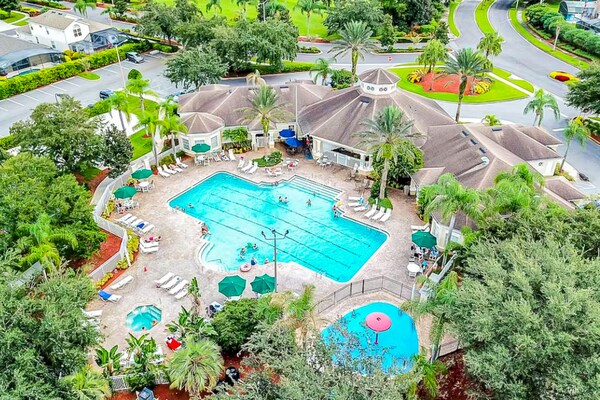 Resort Home With Private Pool, Hot Tub, Tennis, Game Room, Gym, Sports Courts - Florida