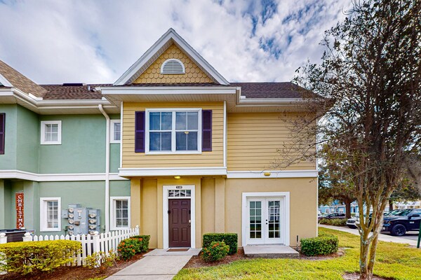 Spacious Townhouse With Jetted Tub, Game Room, Heated Pool & Fitness Amenities - Aeropuerto de Orlando (MCO)
