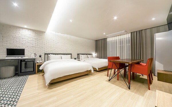 Brown Dot Pohang Yeongildae Beach Branch - Gyeongju-si