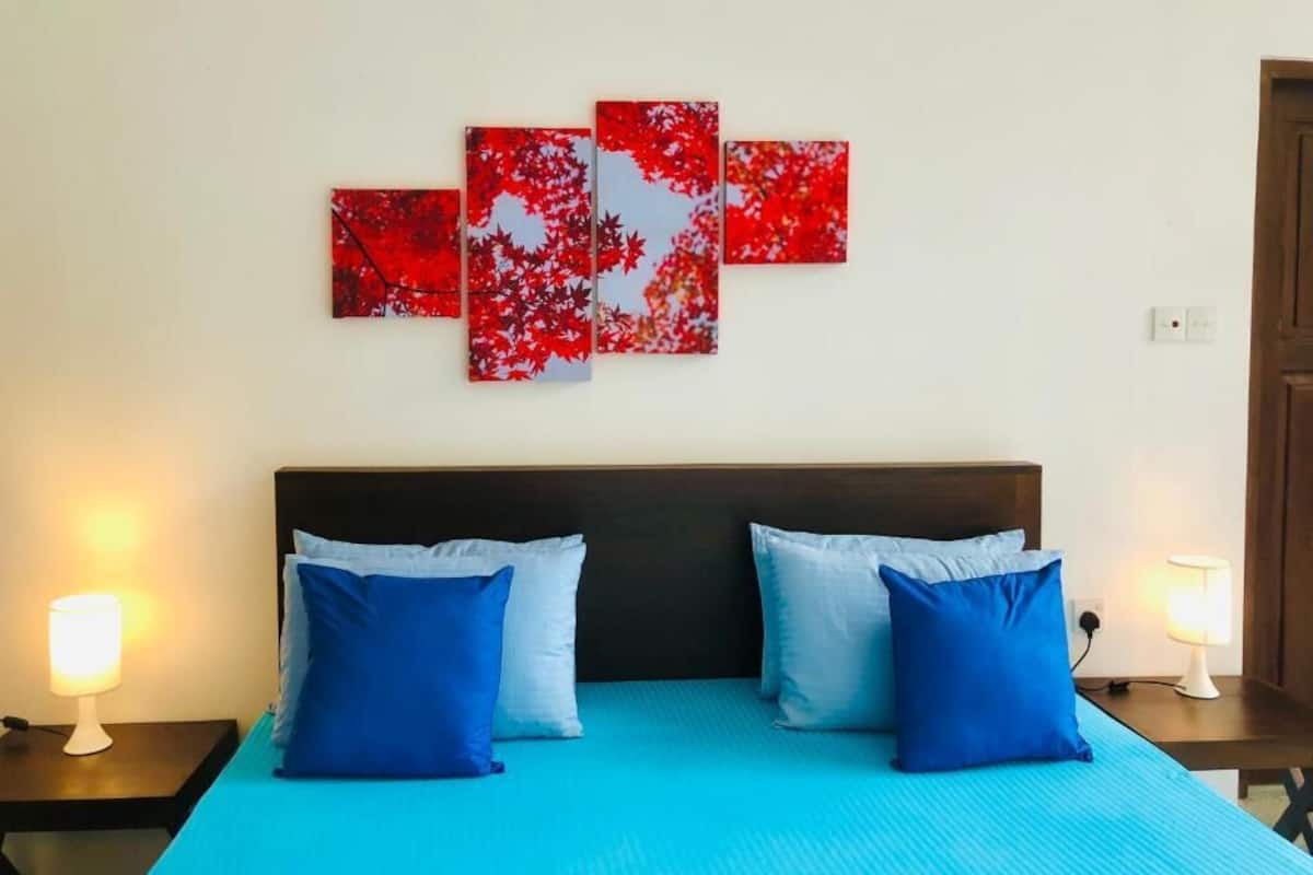 Quarto casal básico, sacada, vista para a colina | Quartos à prova de som, Wi-Fi de cortesia