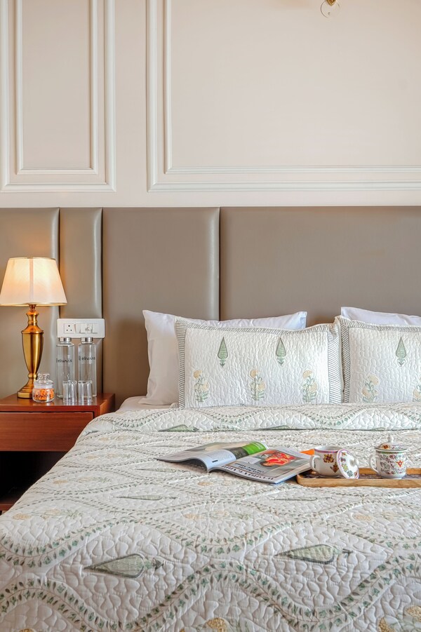 Elivaas Konifer Greyvine Hillside 9 Bhk - Kasauli