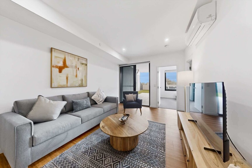 Modern 2-bed Apartment With Private Balcony - Perth