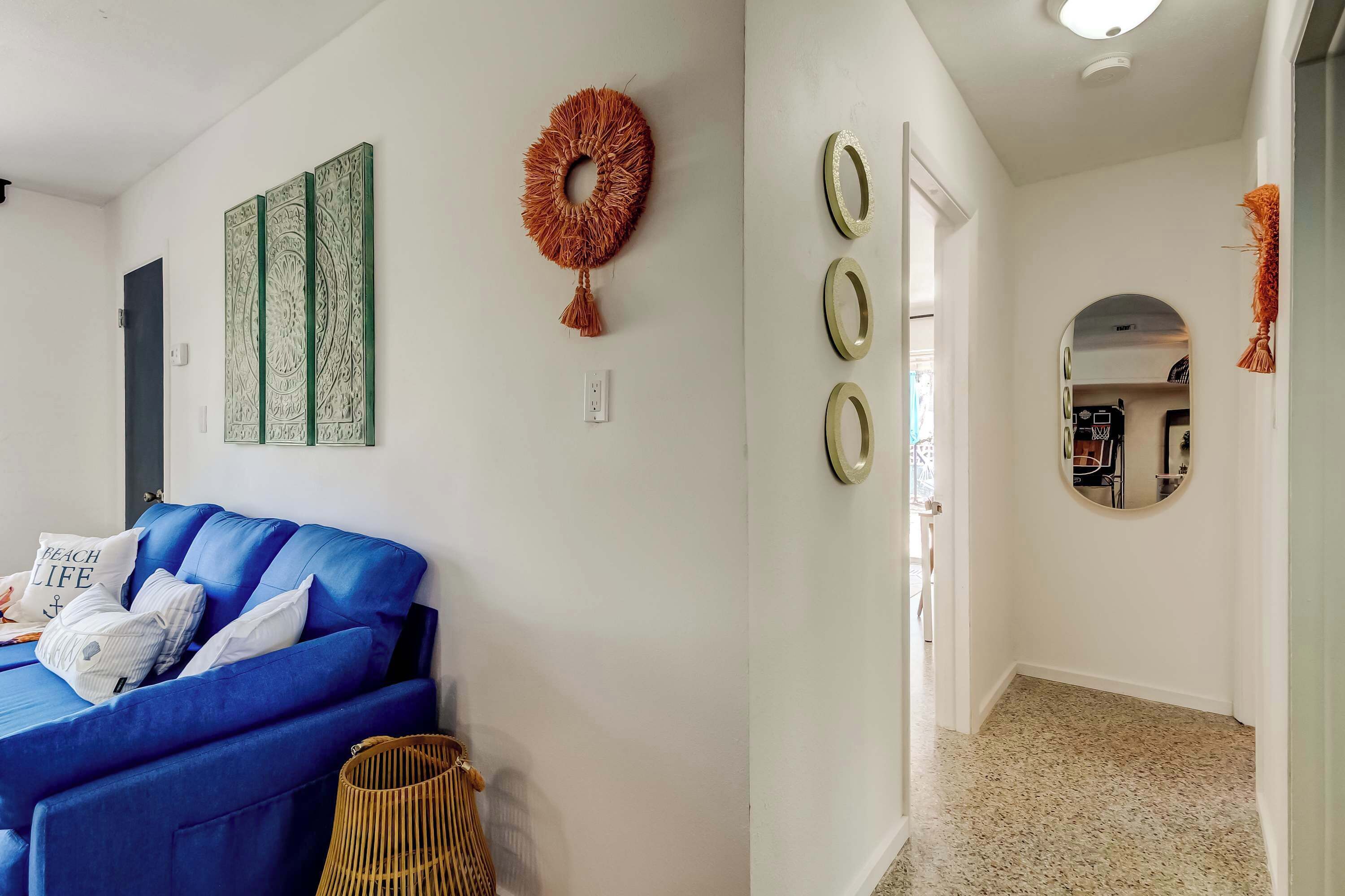 Ping Pong & Backyard Bbq! 5 Min Walk 2 Irb Beach! - Indian Rocks Beach, FL