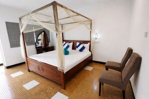 Quarto casal luxo, sacada, vista para a cidade | Cortinas blackout, quartos à prova de som, ferros/tábuas de passar roupa