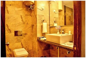 Quarto Duplo Deluxe | Casa de banho