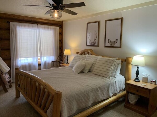 Fence Lake Condo #10 - Docking, Wifi, Beach - Lake of the Torches Resort Casino