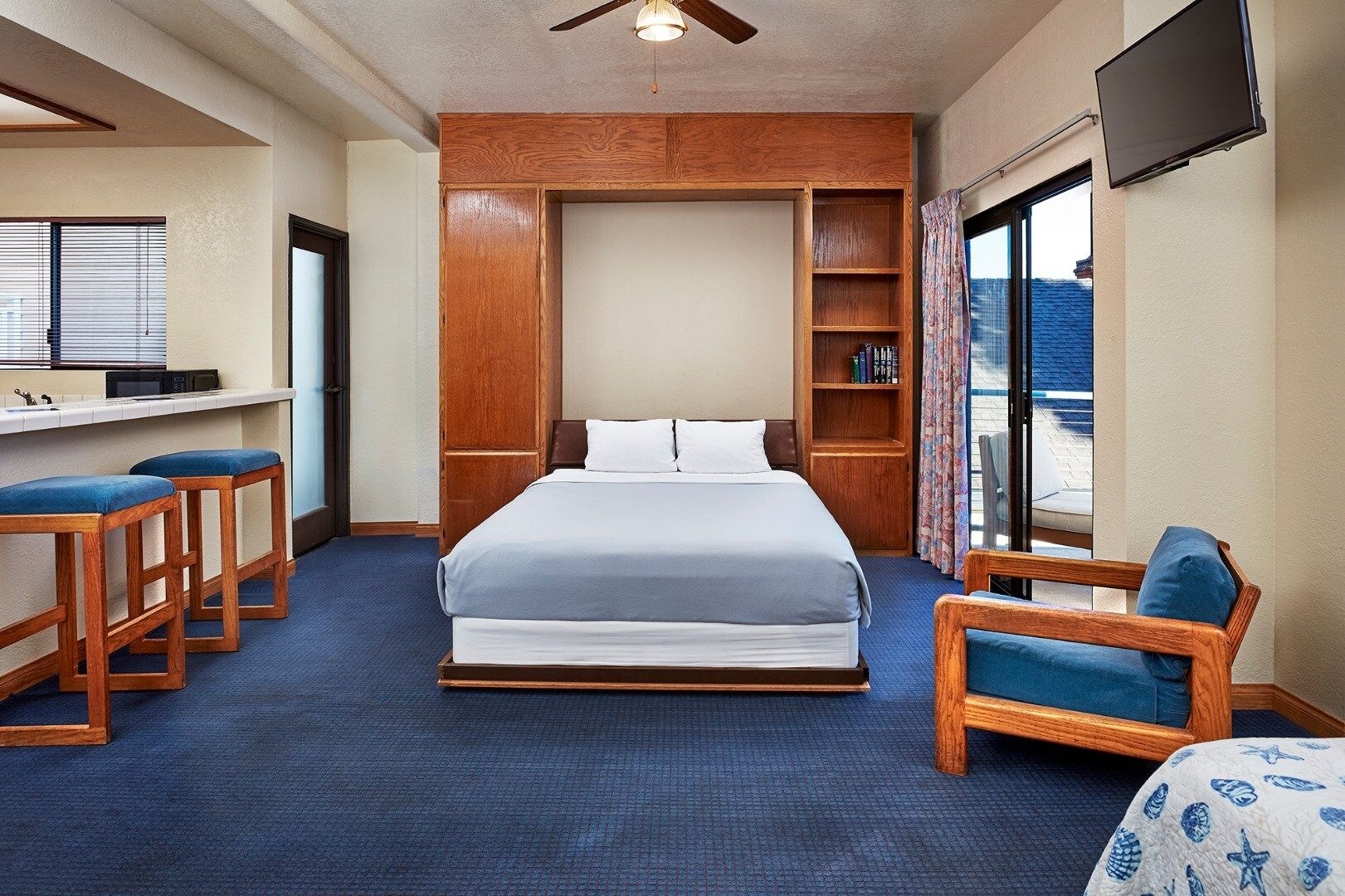 Charming Hideaway: 3 Family-friendly Rooms, Near Catalina Island Museum - Avalon, CA