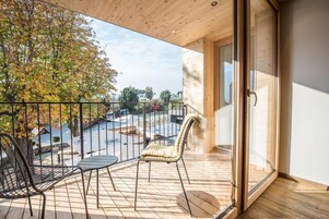 Apartamento, varanda, vista para a montanha | Terrenos do alojamento