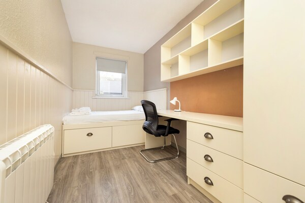 Meadow Court Apartments - Edinburgh, UK