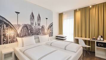 Quarto Duplo, polibã adaptado para cadeiras de rodas | Wi-fi grátis, roupa de cama fornecida