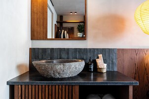 Quarto Duplo Básico | Casa de banho