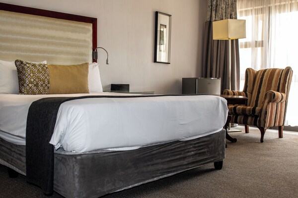 Golden Crystal Hotel - Gaborone