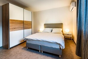 Apartamento luxo, vista para o jardim