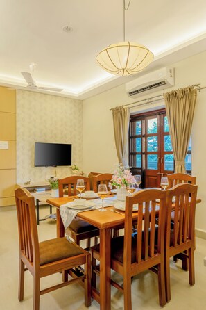 Apartamento, 2 quartos, sacada | Opções para refeição