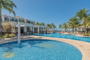Apartamento Básico | Piscina