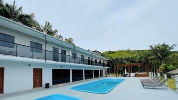Cabana de Madeira Deluxe | Piscina | Piscina exterior