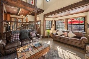 Casa básica, sacada, vista para a montanha | Área de estar