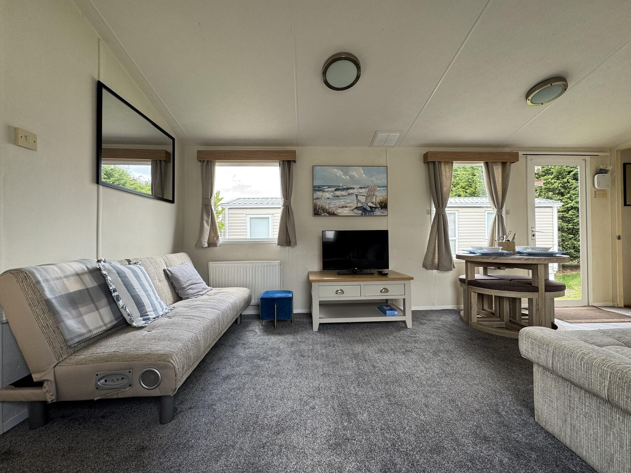 Lovely Dog-friendly Caravan At Southview Ref 33031w - Skegness
