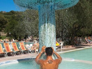 Piscina interior, piscina exterior 