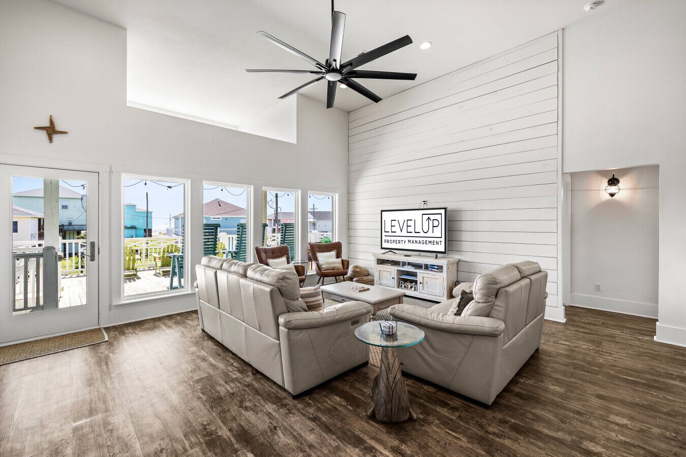 Near Beach~grill~relaxing Deck~hear Crashing Waves - Crystal Beach, TX