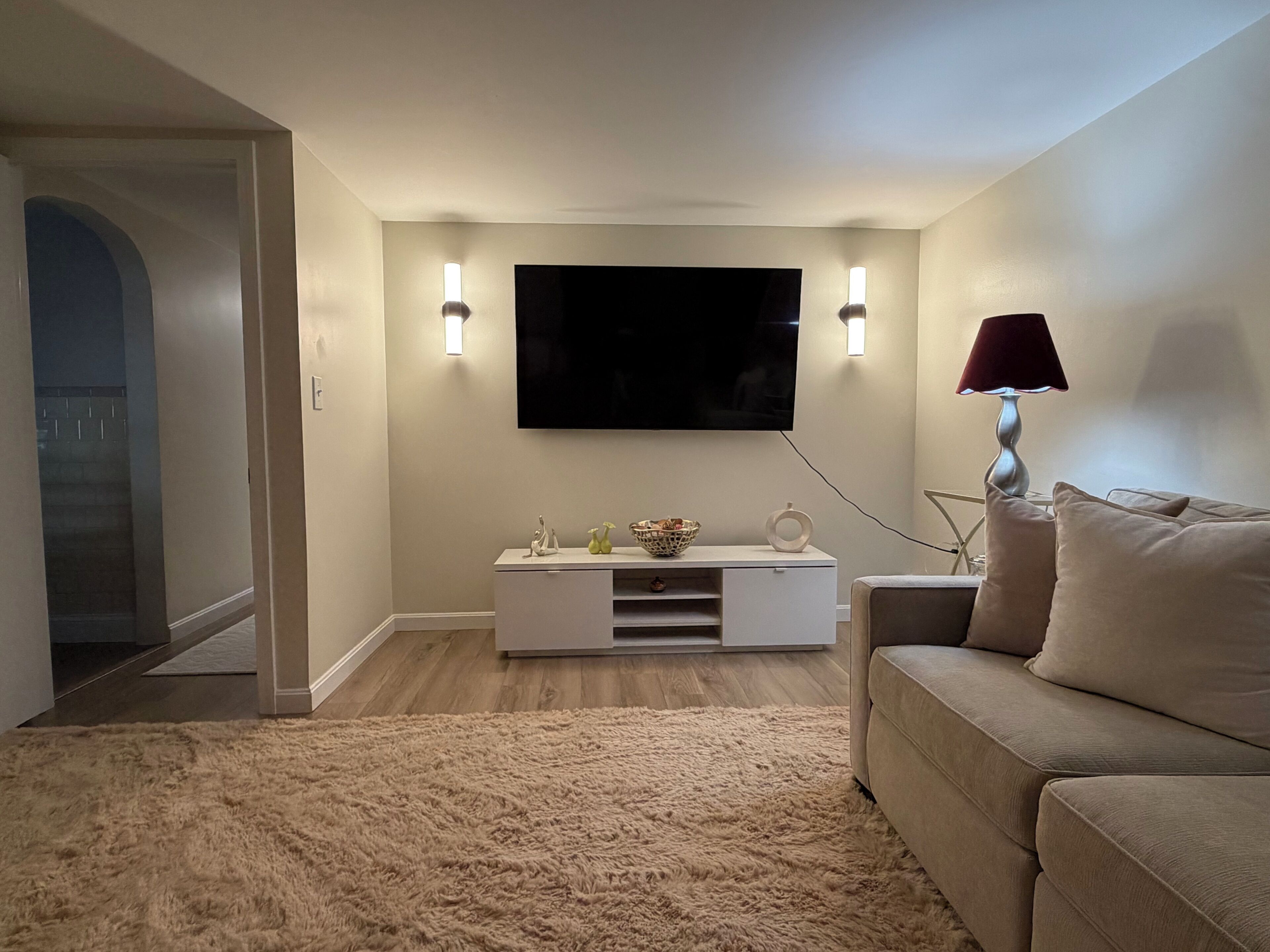 2-bedroom Garden Level Apartment In Fantastic Revere. Near The Beach! Near T - Salem, MA