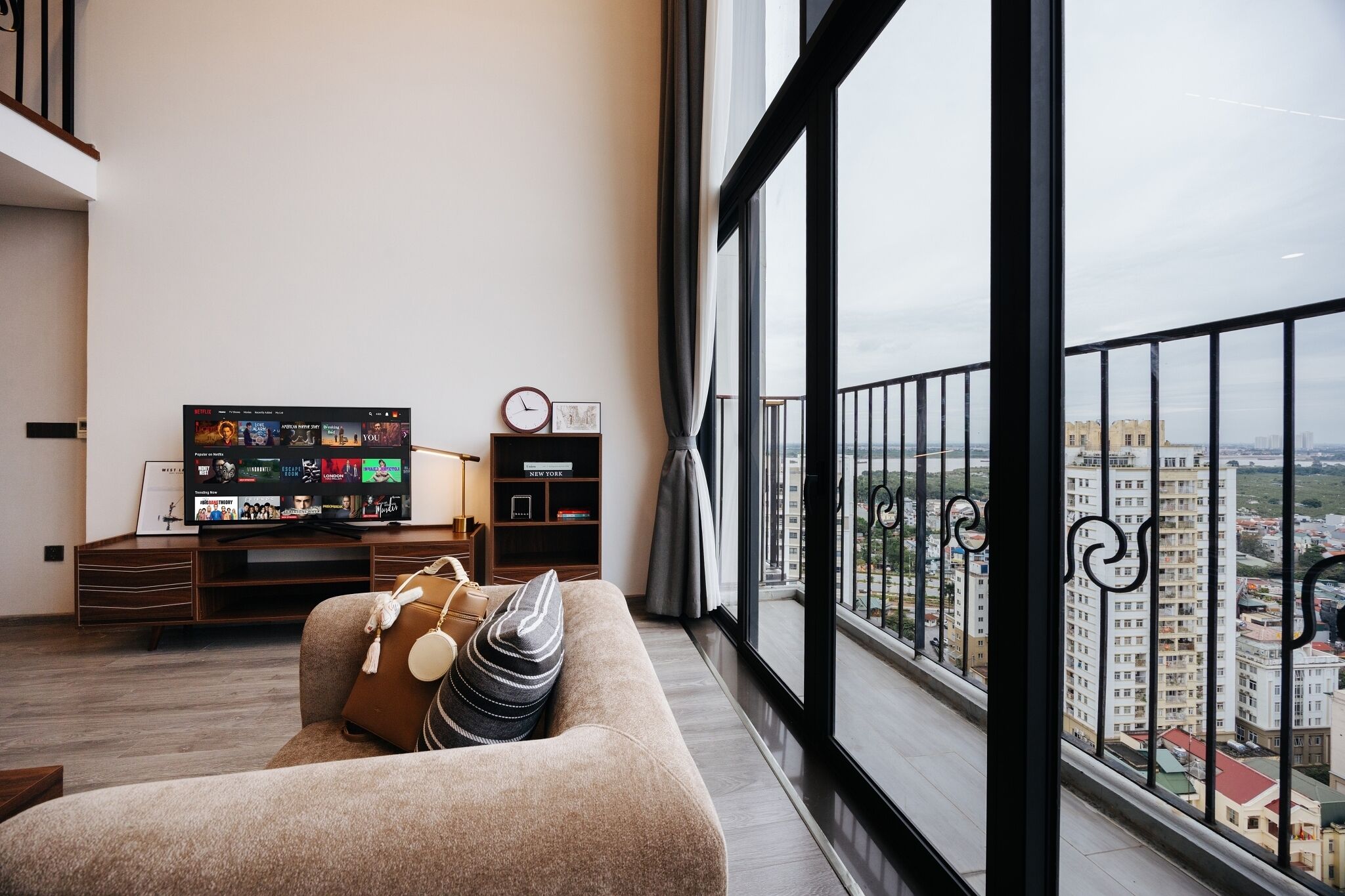 Quarto casal ou duplo luxo, vista para a cidade | Área de estar