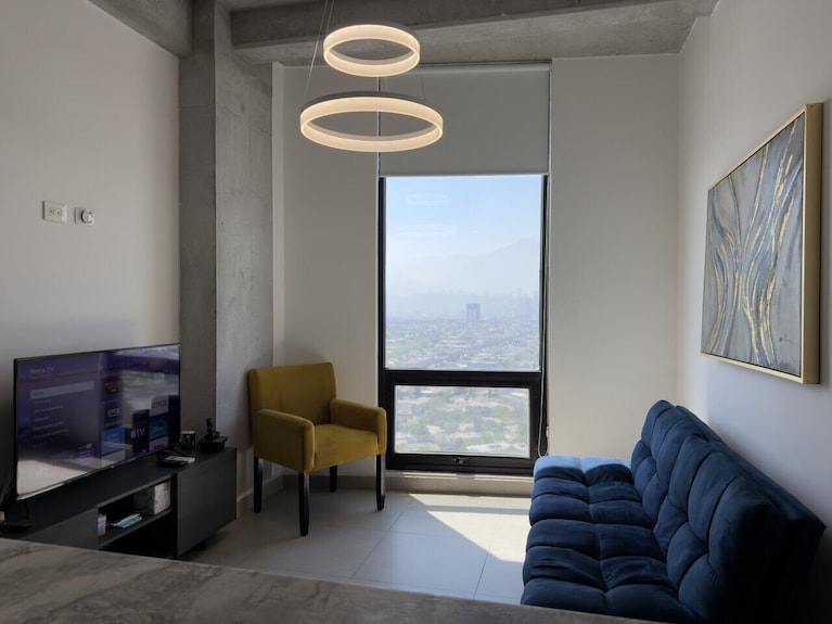 Suite Elegante Con Vistas A La Ciudad | Estacionamiento - San Pedro Garza García