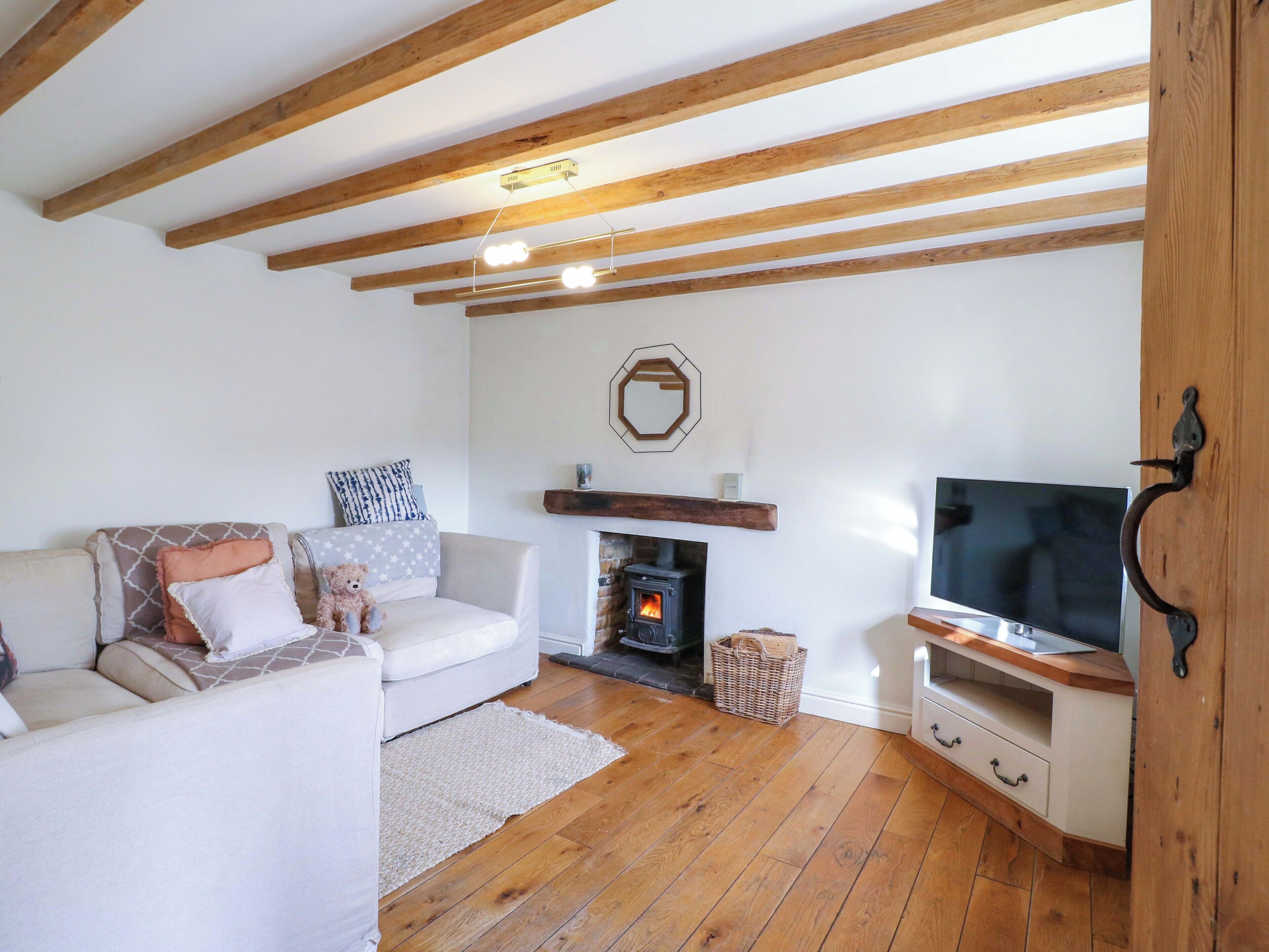 2 Knoll Mount, Character Holiday Cottage, With Open Fire In Tansley - Matlock