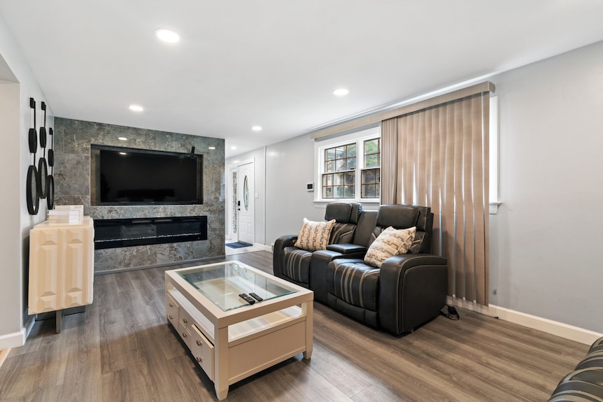 Spacious 4-bedroom House In Fantastic Pittsburgh With Ac. - Monroeville, PA
