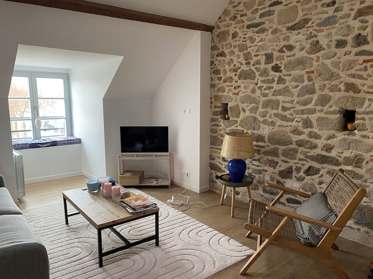 Deux Pièces Mansardées Orientées Plein Sud Sur La Place Principale Du Croisic - Le Croisic