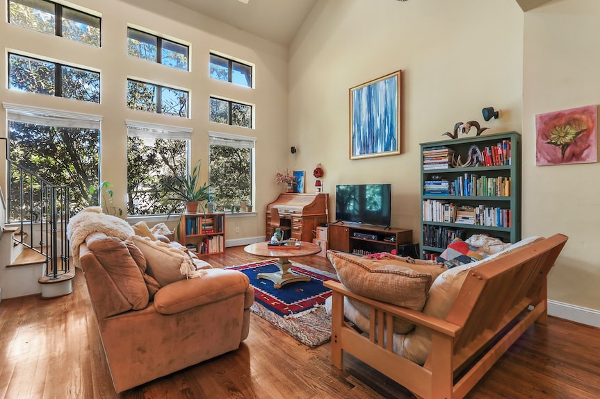 Cozy 3 Bed 3 Bath Townhome With Pool & Hut Tub. Best Location In Houston! - Houston, TX