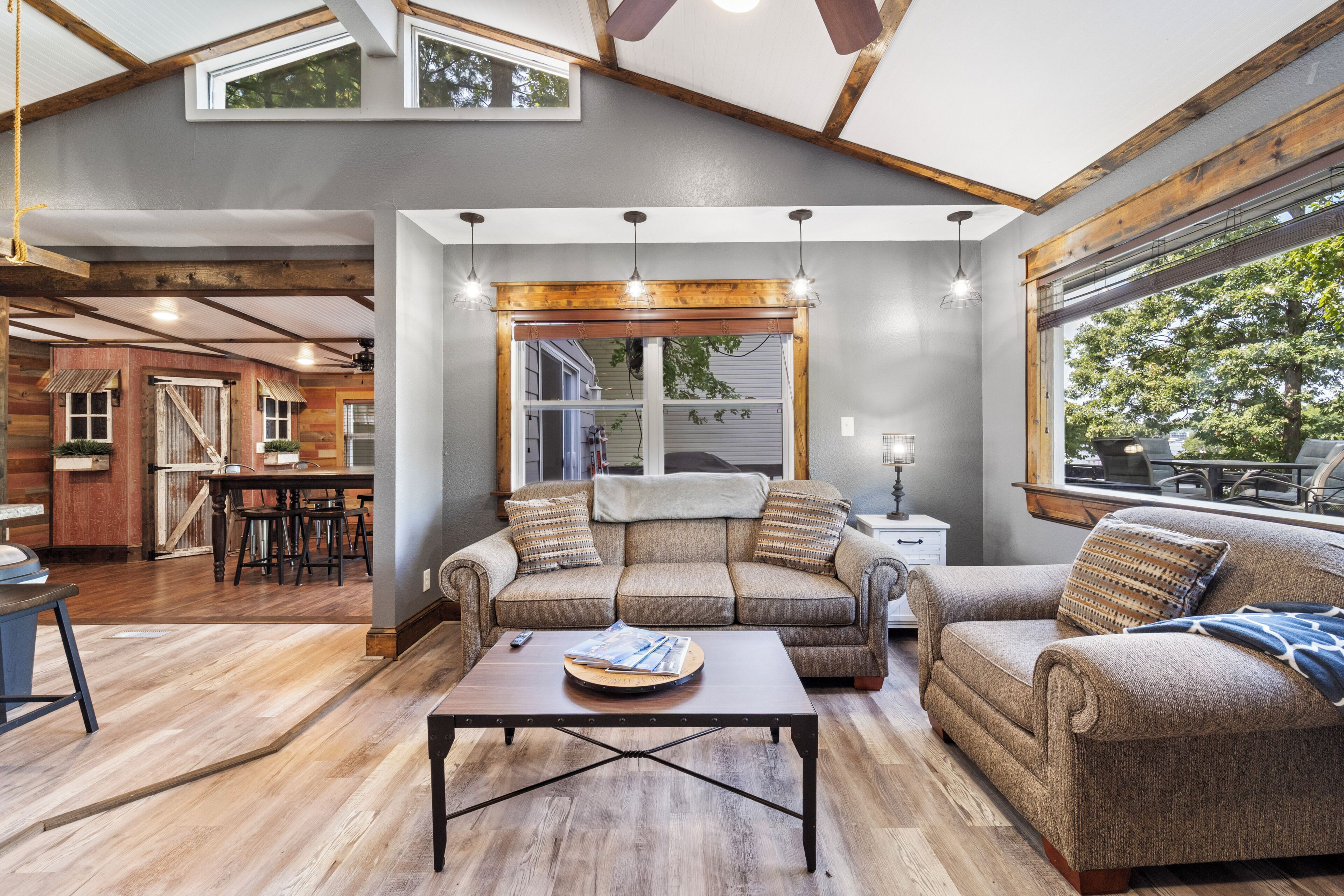 Dockside Lake House Retreat - Close To Dining, Shopping And Night Life. - Osage Beach, MO