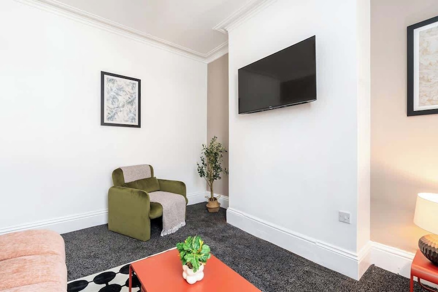 Perfect Booking | Central Doncaster 3 Bed Home - Doncaster