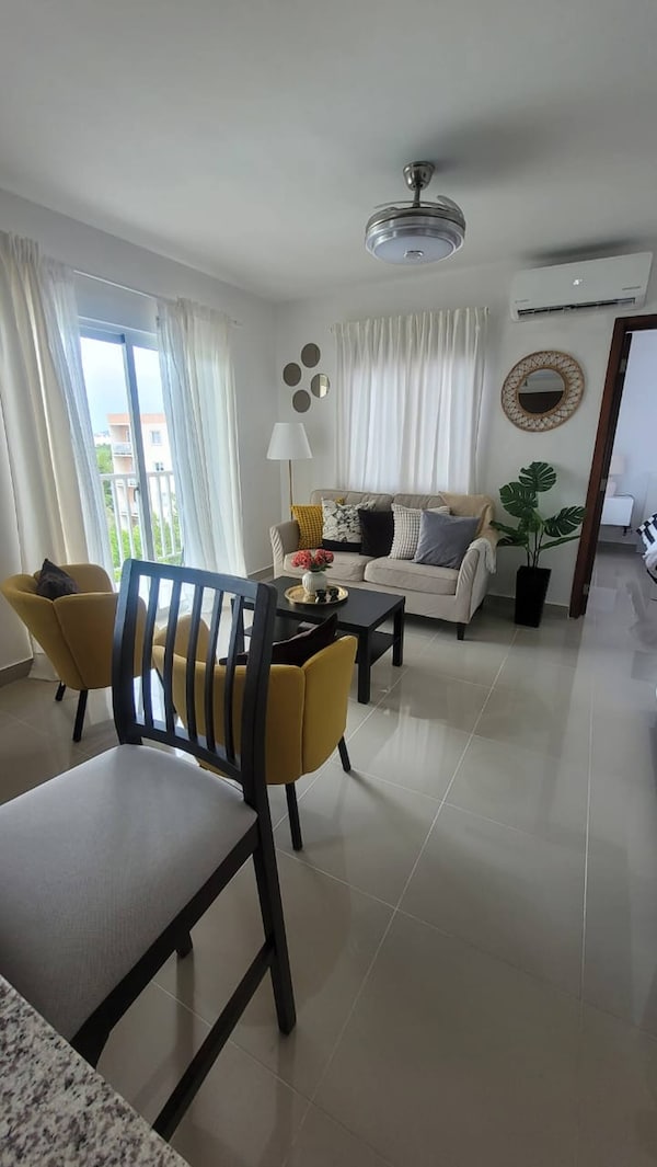 Elegant Pool-view Apartment Near Punta Cana Beach - Punta Cana