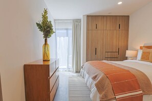 Casa Familiar, 2 quartos, pátio | Cortinas/cortinados opacos, ferro/tábua de engomar, Wi-fi grátis 