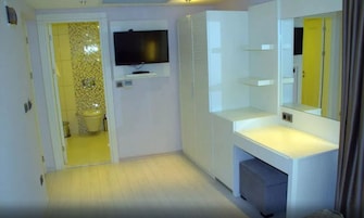 Quarto Duplo, varanda, vista parcial para o mar | Interior