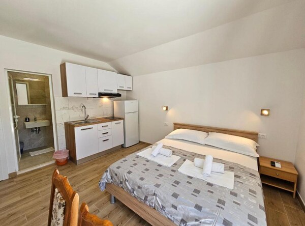 Adriatic Guesthouse Balota With Shared Pool - 科爾丘拉島