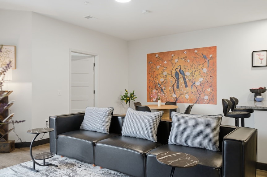 Busch Stadium Apt Free Parking: Gated Luxury - Gateway Arch National Park